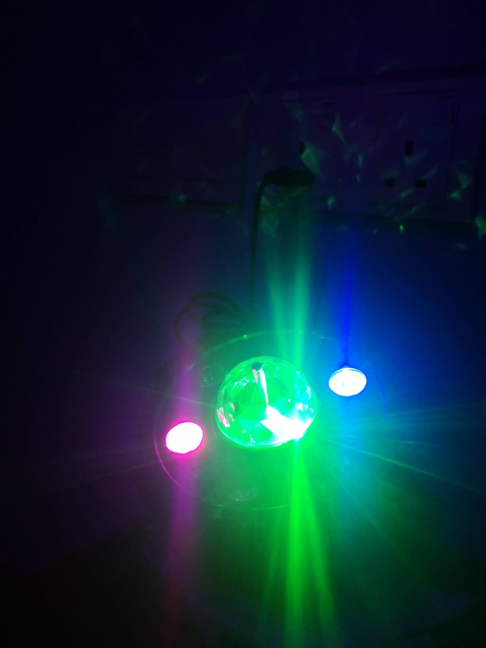 LED Rotating Party light / disco light with 7 colours and Bluetooth ...